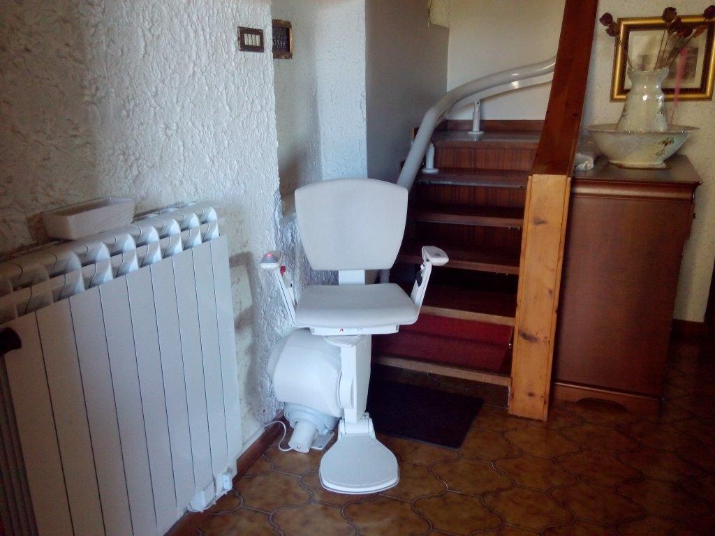 Montascale e Servoscale per anziani e disabili - Garaventa Lift S.r.l